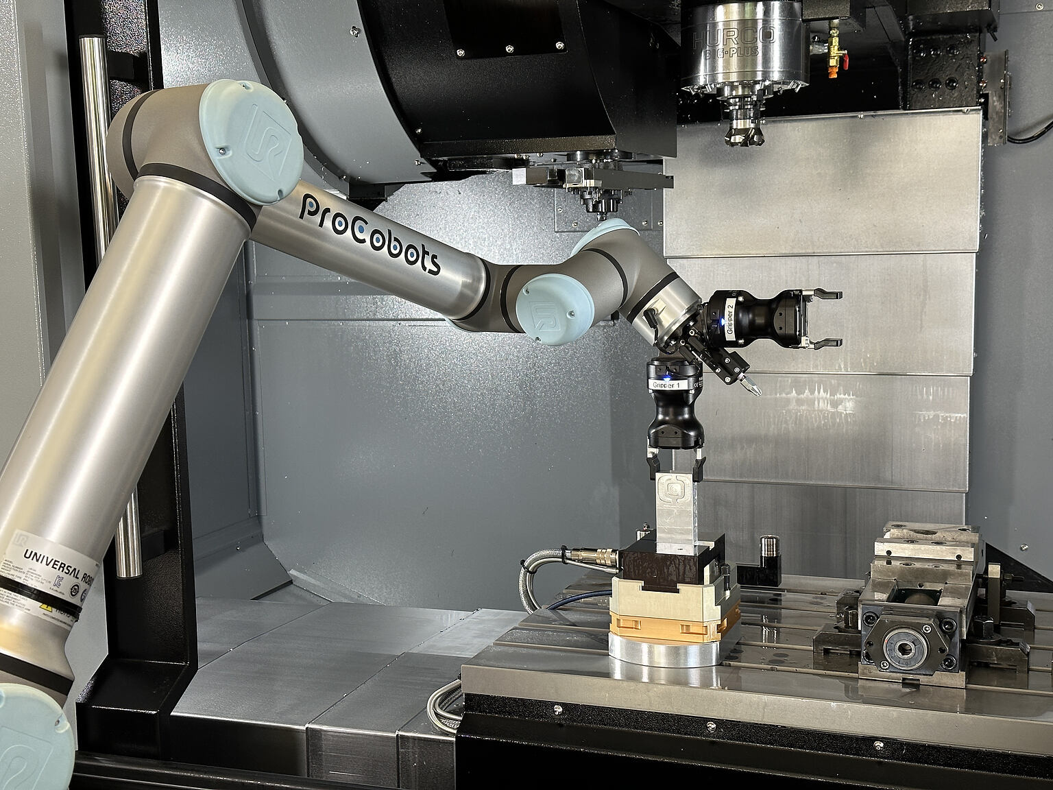 Reinforcement for the team: Cobots make machine loading easy - HURCO